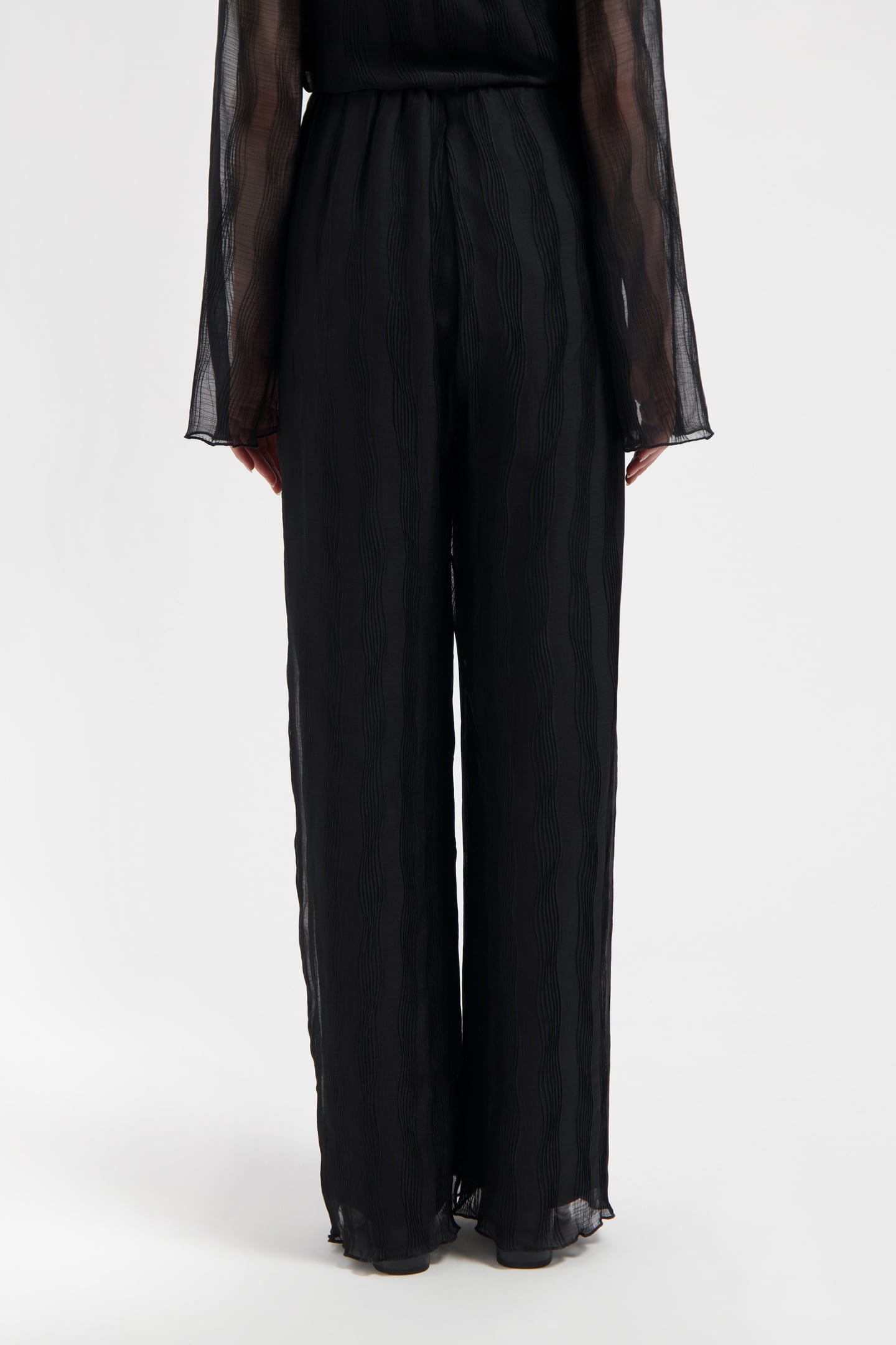 NOUS SOMMES LABELS – TESS PLISSE PANTS BLACK | Online Outlet | Otrium
