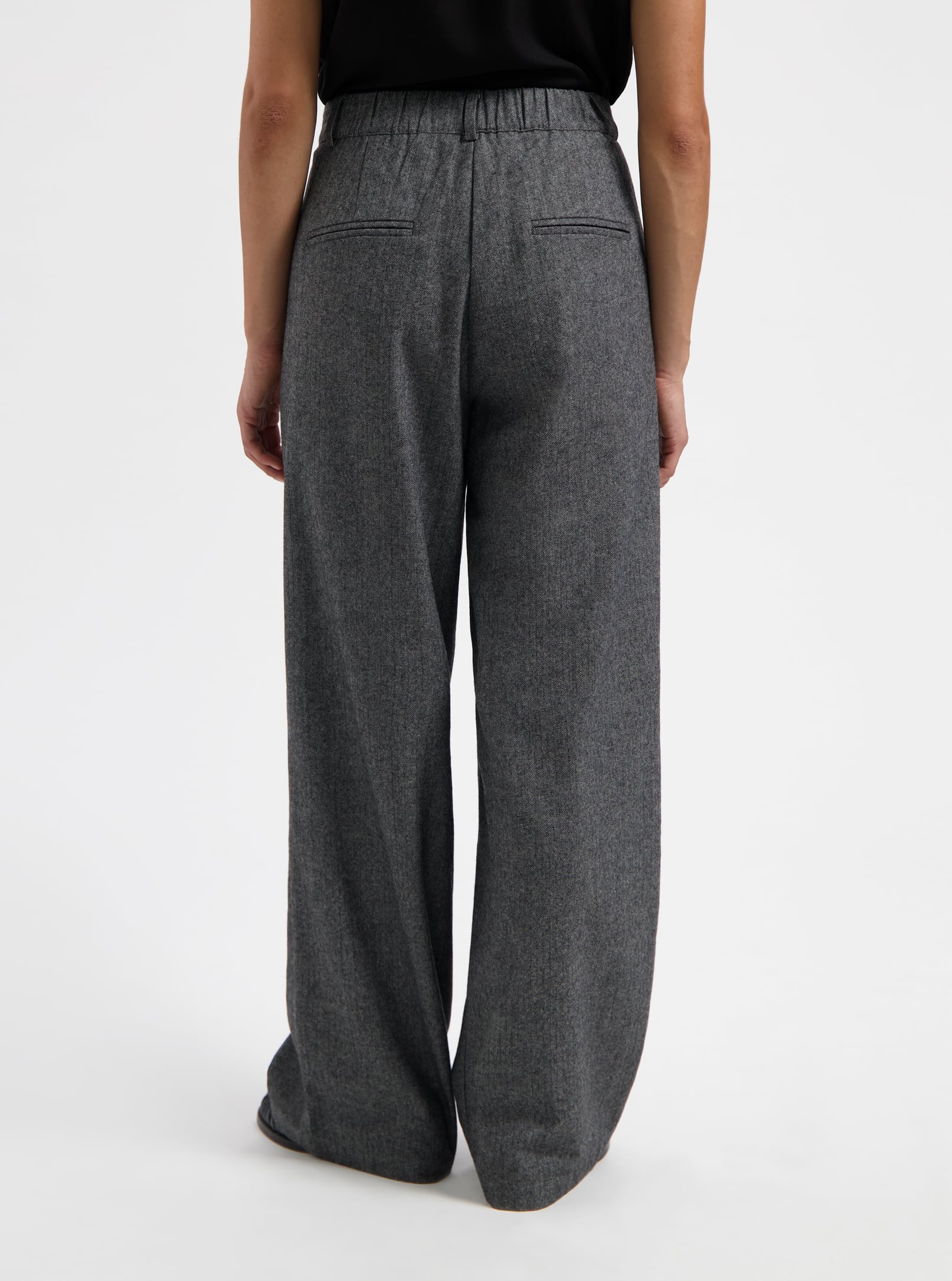NOUS SOMMES LABELS – JOSIE HERRINGBONE PANTS GREY | Online Outlet | Otrium