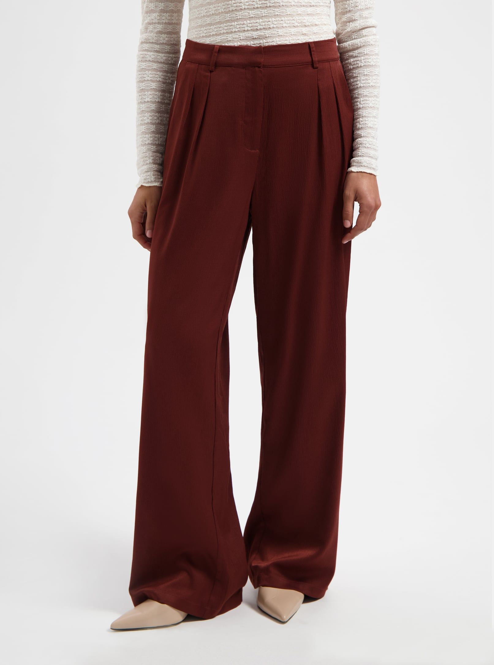 NOUS SOMMES LABELS – JOSIE PLEATED PANTS RED | Online Outlet | Otrium
